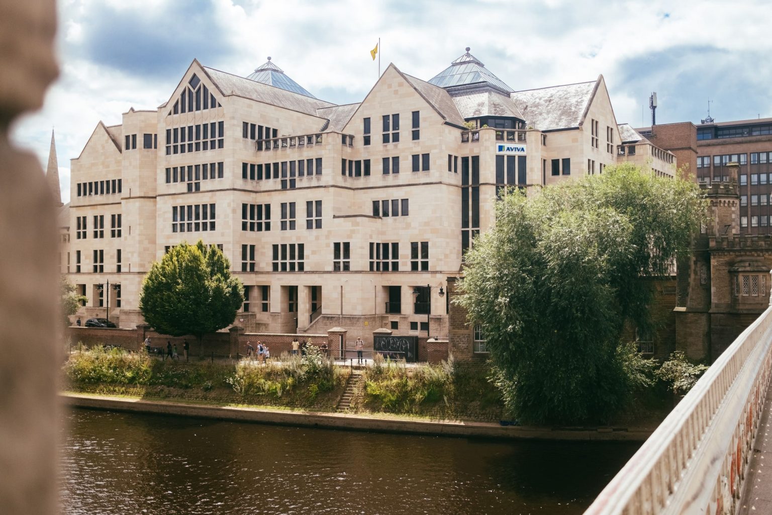 Corporate Functions graduate pathway · Aviva Careers